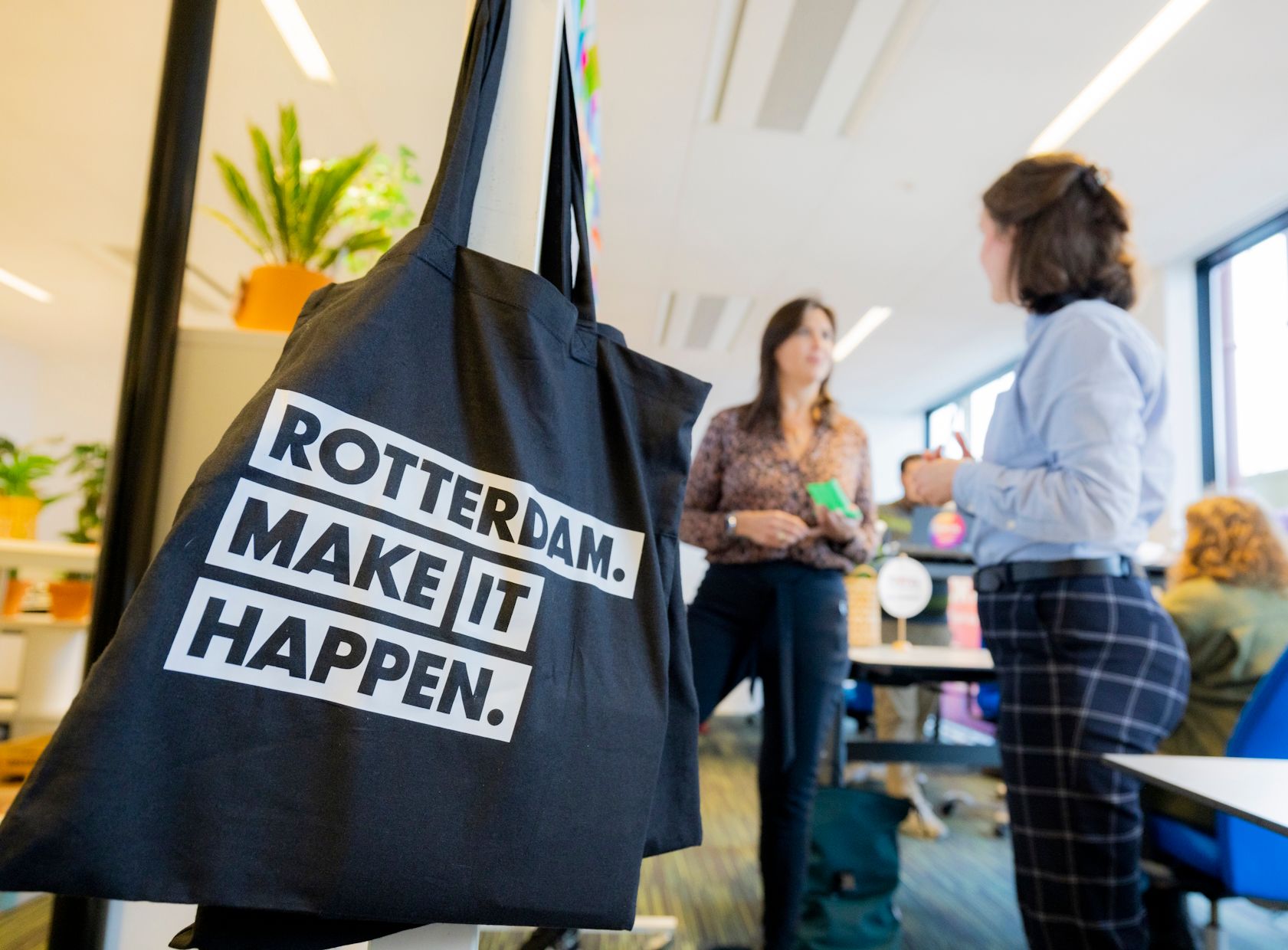 Invest in Rotterdam | Investor Guide